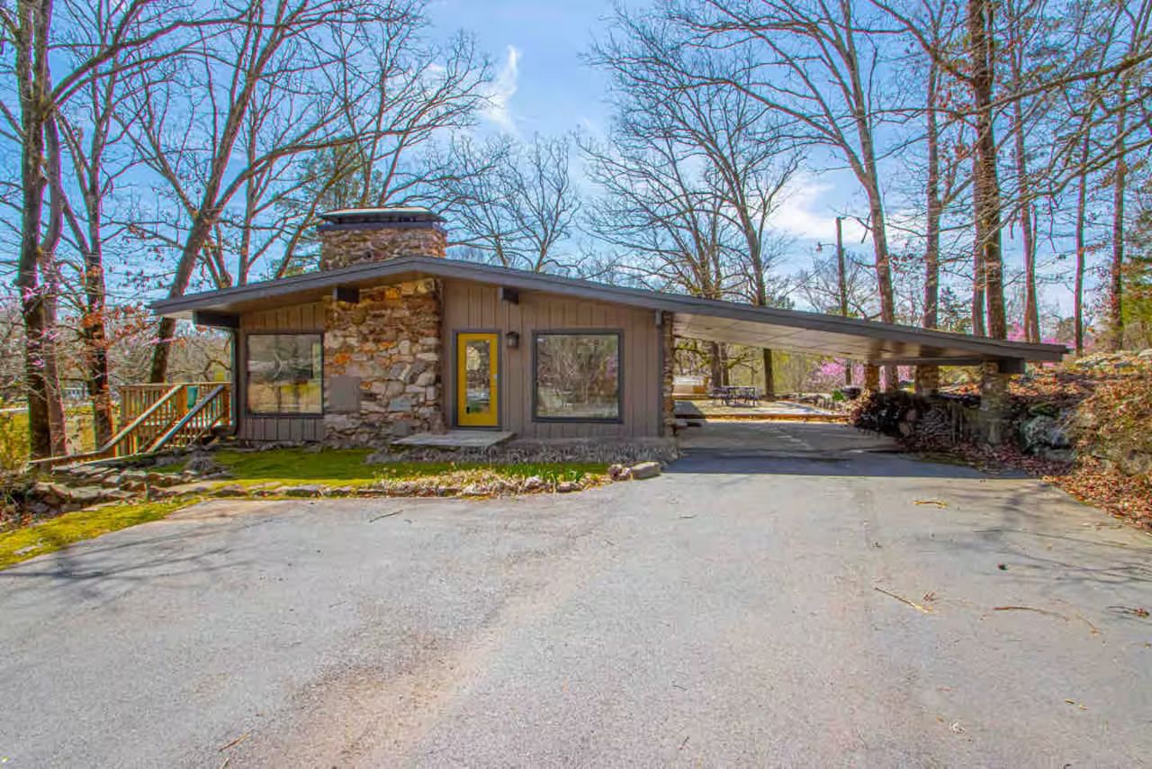 Scenic Stays Near Arkansas Nature Preserves